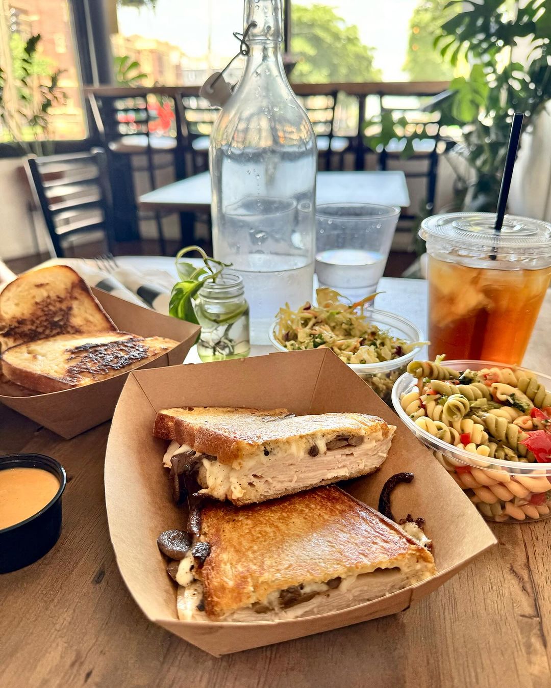 Explore These 10 Hidden Gems in Cincinnati + 5 Restaurants